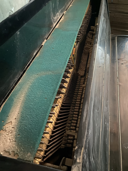 Pianino sotiladi