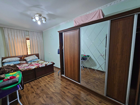 4 xonali 95m² 1-qavat uy sotiladi.