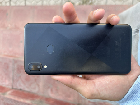 Samsung galaxy a 10 srochna sotiladi