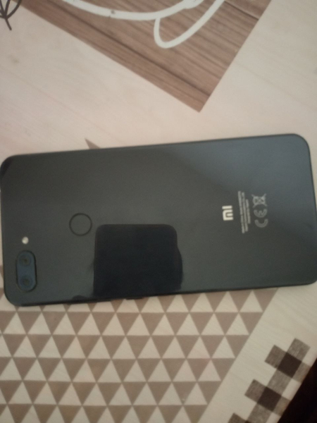 Продам ми 8 lite