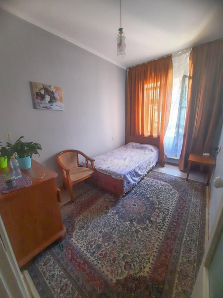 Срочно Продаётся 2 комнатная квартира балкон 2х3 х 2х3 Ахмад Югнакий