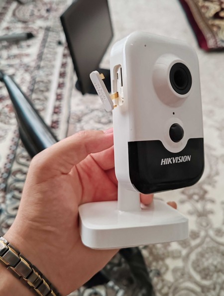 Hikvision mikrafonli 2MP IP camera sotiladi