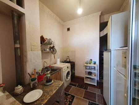 Продается 1я квартира переделанная в 2х на 2м этаже 41 кв.м. Поворот!