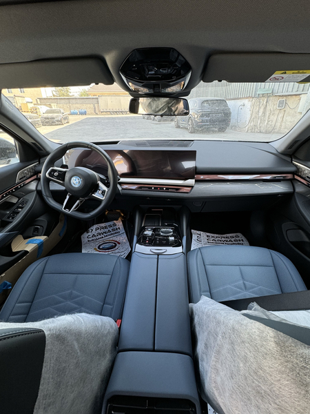 BMW i5 35L (+доп опции) AVTOKREDIT!