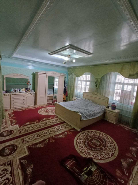 Uy ko'chmas mulk sotiladi