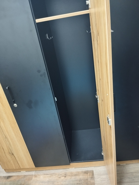 Kiyim uchun loft stildagi shkaf