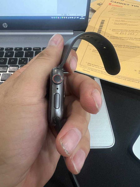 Срочно продам iWatch 44mm aluminium в идеальном состояние