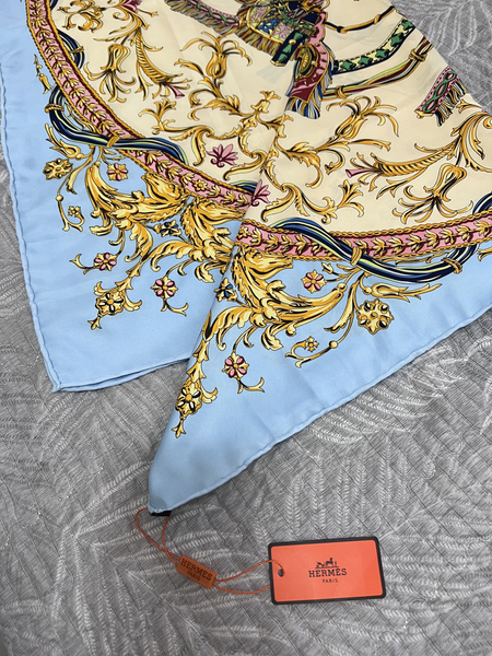 Платок от HERMES