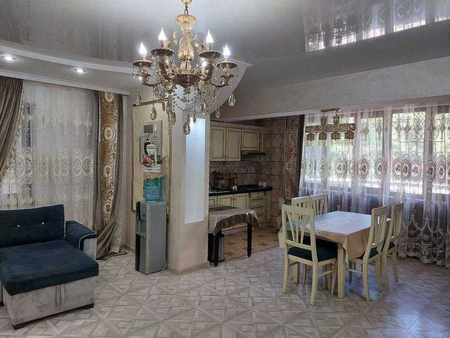 Сдается в центре города 5 ком кв, ор-р м.Космонавтов 1300 у.е