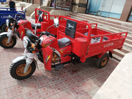 Motosikl Lochin nalichiga