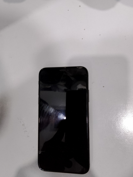 iPhone X sotiladi sastayana yaxshi