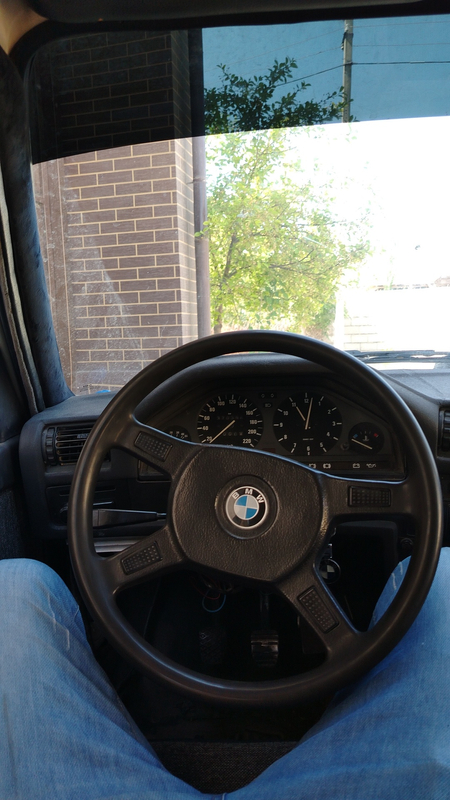 bmw E30 sotiladi
