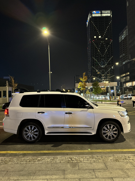 Toyota Land Cruiser 200