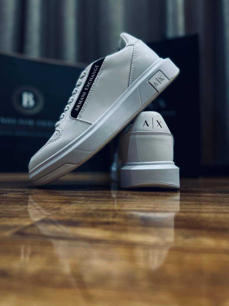 Armani exchange кроссовки  в городском стиле
