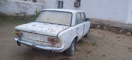 Vaz 2101 juguli rangi oq