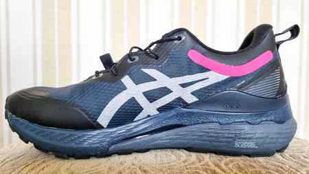 Продаются женские кроссовки ASICS Gel-Kayano 28 AWL