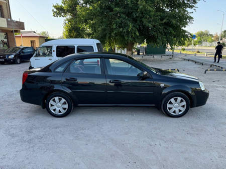 Lacetti 1 позиция 1,8 двигатель, 2013 года. Пробег 80000