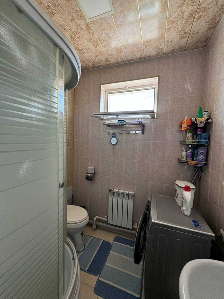 3 xonali 1-qavat 5 qavatli yangi gishtli dom 60m²\\nAdres: 7-mkr