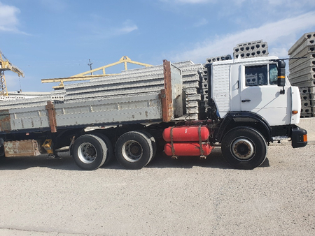 Kamaz srochno sotiladi