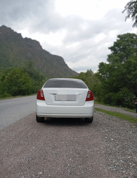 Lacetti gentra qilingan