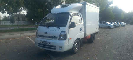 Kia bongo3 sotiladi