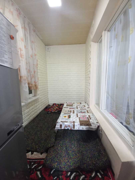 Продаётся квартиры 2/1/4 на Юнусабадском районе 11-й кв (J1828)
