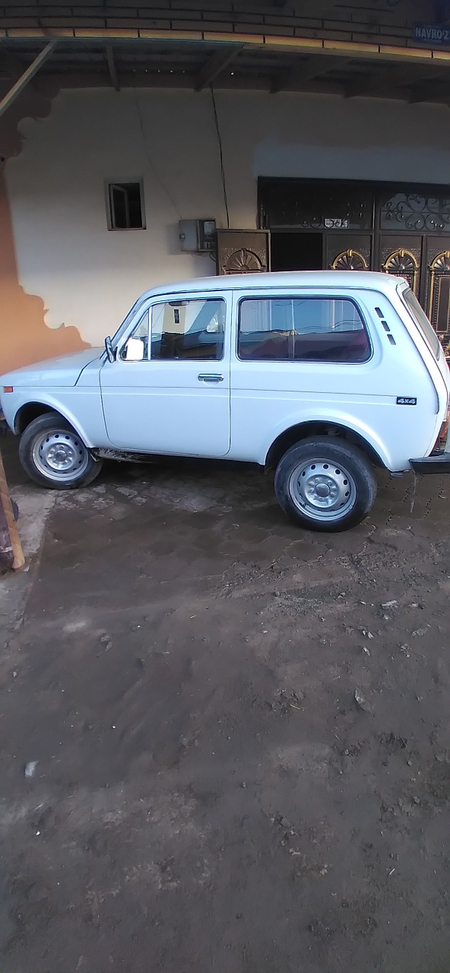 Niva 4x4 sotiladi xolati yaxshi razdatka bor ishlaydi 90-yil baxosi 35