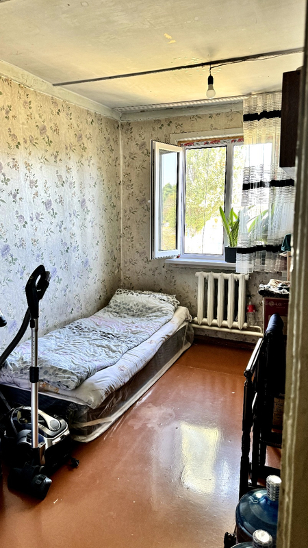 Квартира янгихает