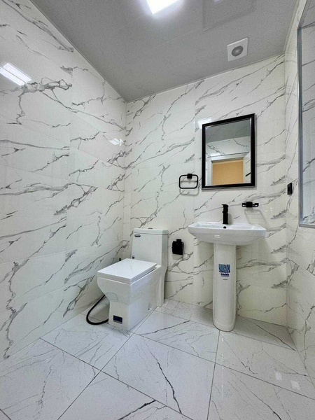 срочно продается комерческое помещение Ц6 150 м2