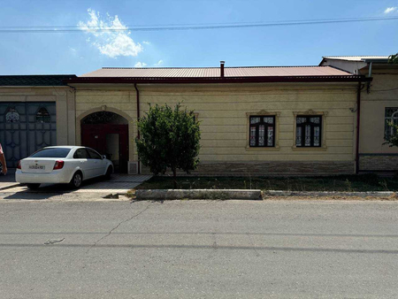 СРОЧНО !! Продается участок в Яшнабаде 4 соток 5 комнат