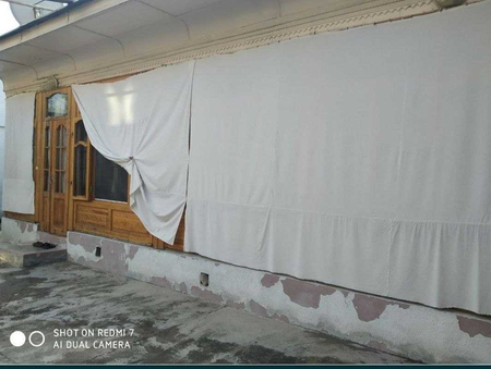 Срочно Комолон махаллада уй сотилади.
