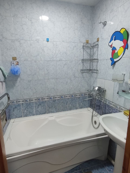 Nakowlik 2/4/4  2 ta balkonli

2/4/4

2 ta balkon 

2x6 1x3
Ipotekagay