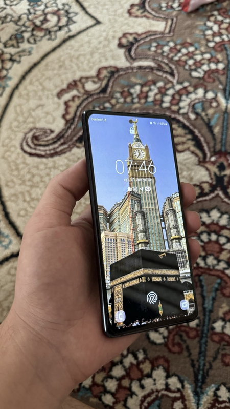 S20 fe sotiladi 128gb holat yaxshi 2 simkartali