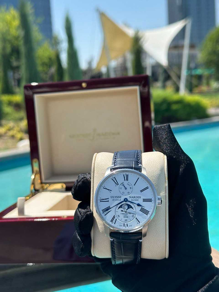 Ulysse Nardin часы