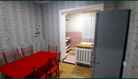 Продажа Сергели 3  5 комнатная квартира. Балкон 2/9.  18 кв2
