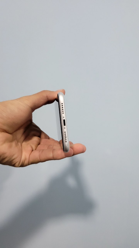 Iphone XR Manzil Toshkent Narxi 2 mln kelishiladi