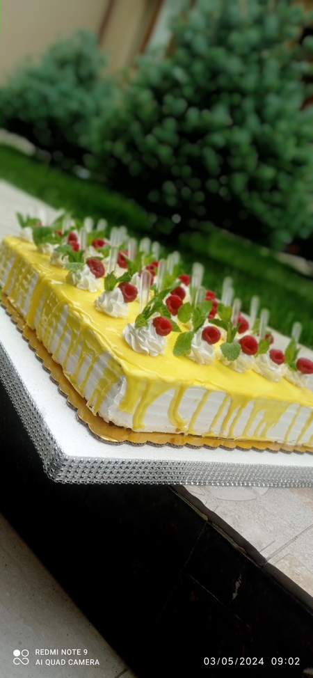 Maktuba candy cake
