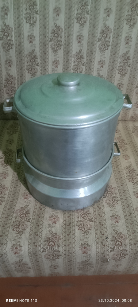 Manti qasqon sotiladi xolati yaxsh cccp