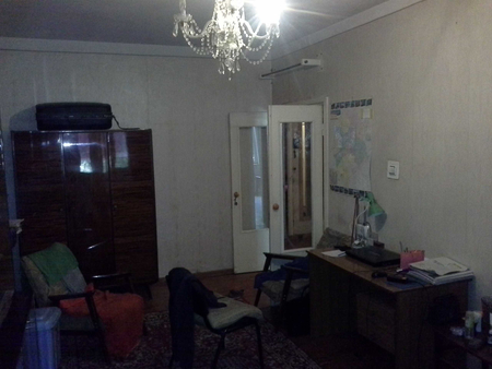 Продам 2-комн квартиру на метро Туркистон