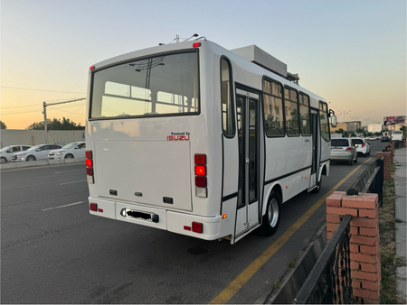HC 40 2017 isuzu sotiladi