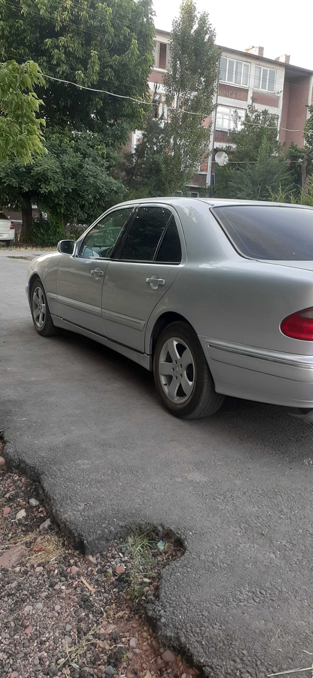 Mersedec-Benz w210