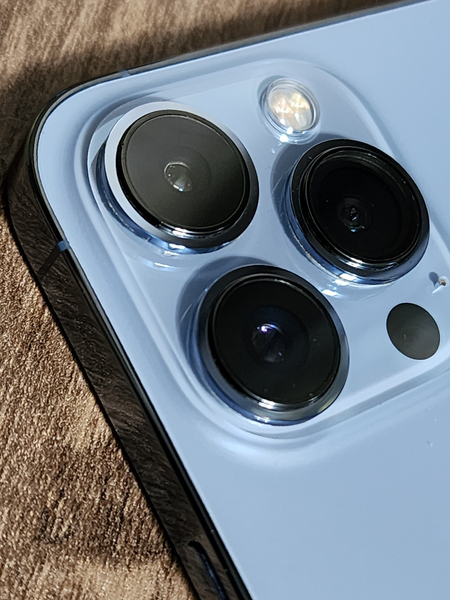 iPhone 13 pro                                         .