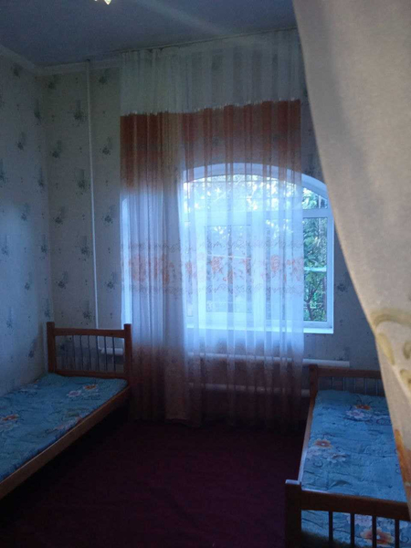 Xovli sotiladi tezda 6 xona 6 sotix