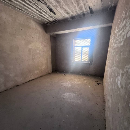 Samarkanskiy Taksimatorniy ichida yangi qurilgan 3 qavatli kirpichniy