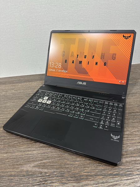 игровой RYZEN 5 ноутбук ASUS Tuf Gaming FX505D, в отличном состоянии