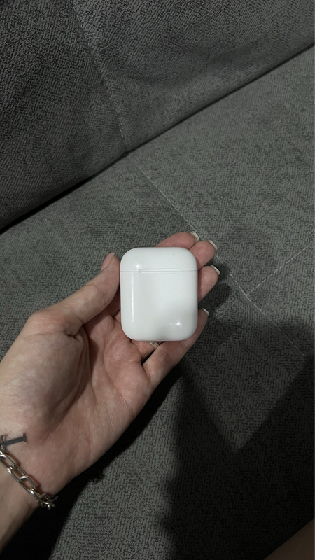 Продается Apple airpods 2.1 оригинал срочно!