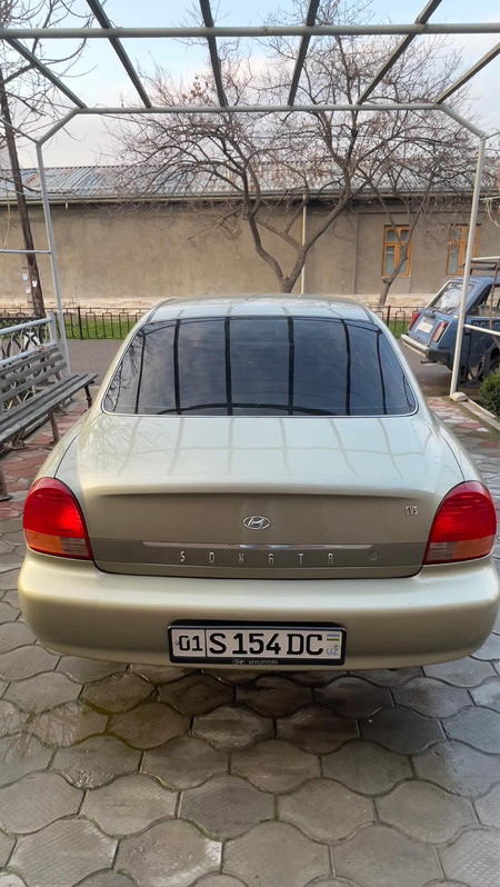 Hyundai Sonata EF