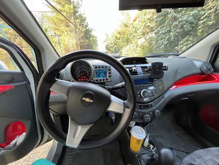 Chevrolet Spark 2011 года, пробег 87 000, в авариях не учавствовала.