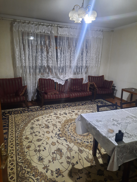 Метро Ойбек якинида 3 хонали квартира ижарага берилади