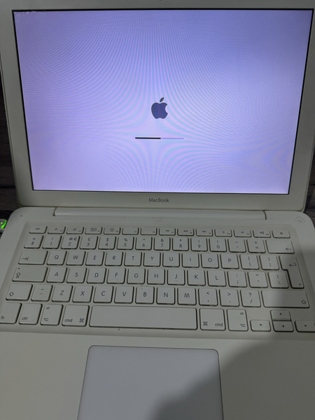 macbook a13 128 gb sss Core duo  video Nvidia geforse 320 m